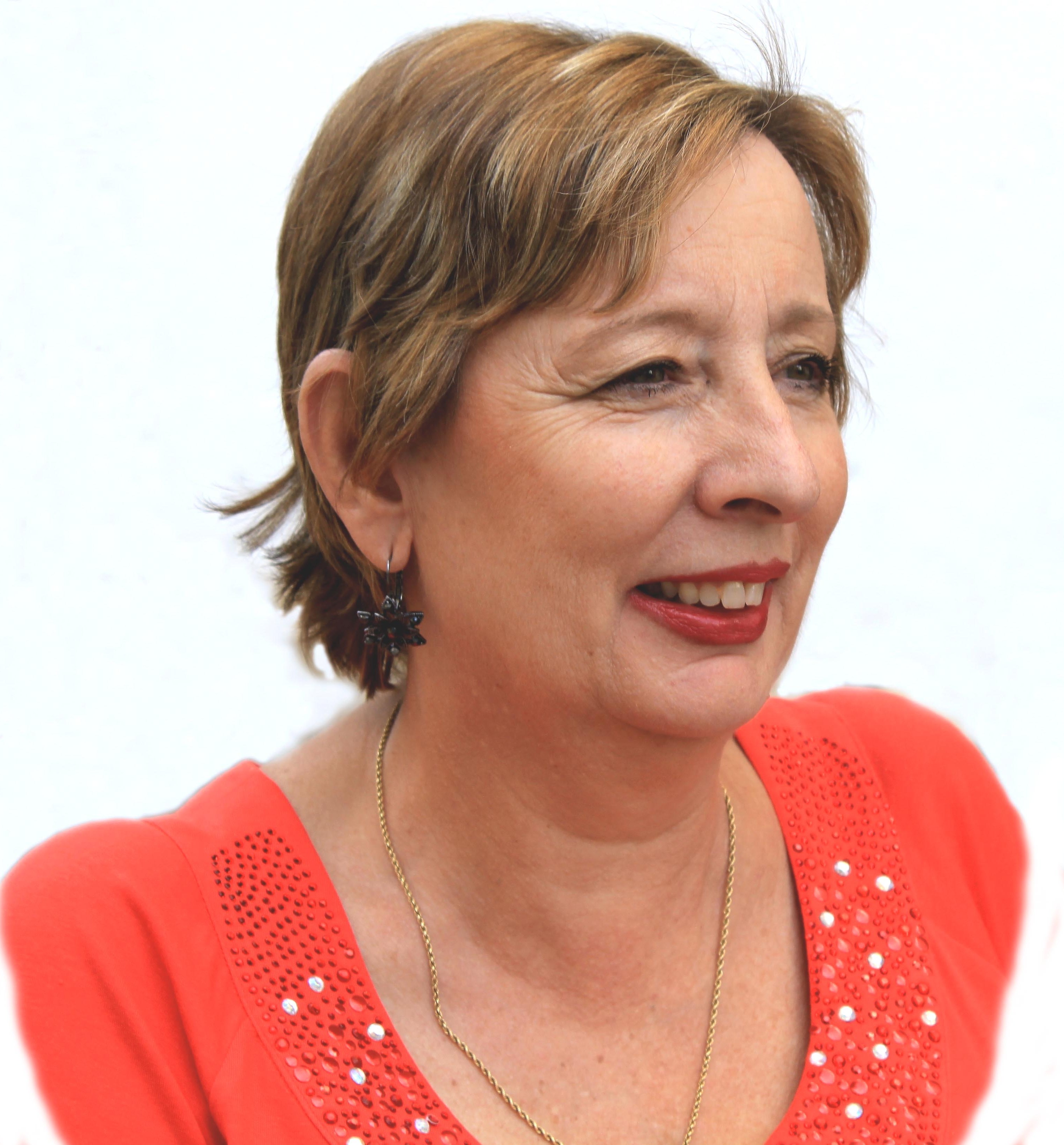 Biografía: Julia ABAD GUTIÉRREZ